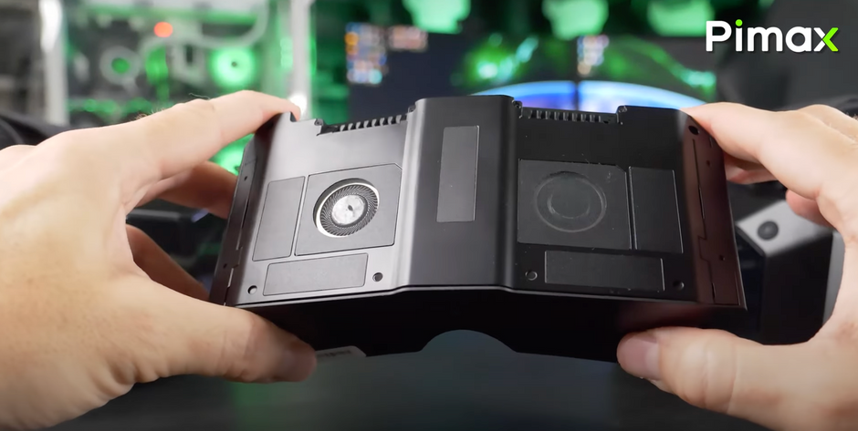 What is the screen door effect in VR?